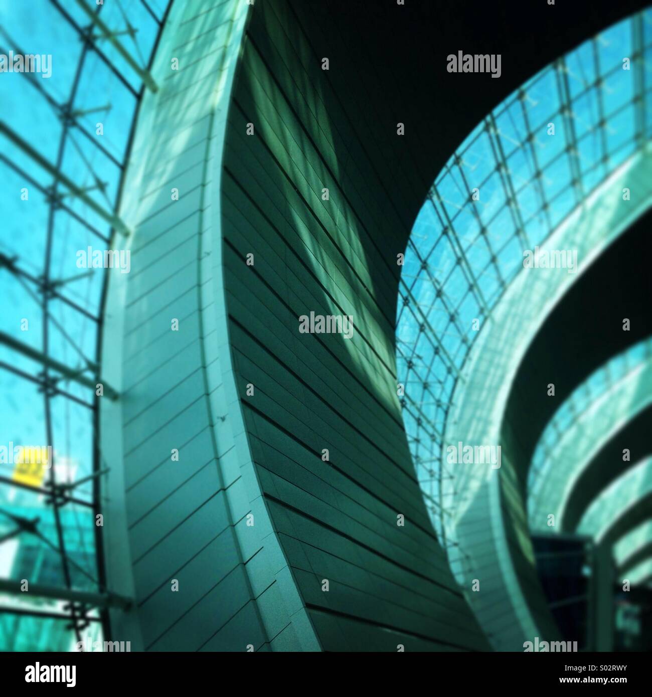 Dubai airport architecture hi-res stock photography and images - Alamy