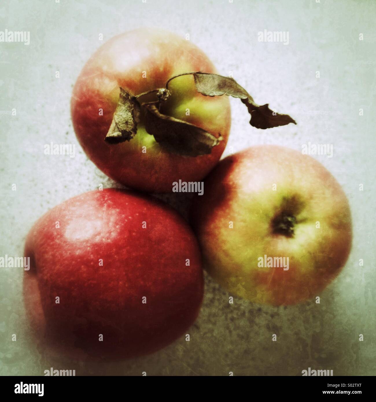 Three apples hi-res stock photography and images - Alamy