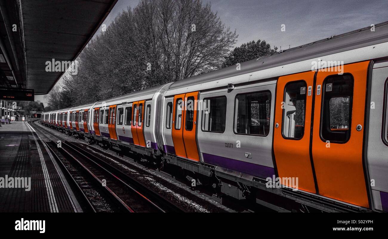 Kilburn underground station hi-res stock photography and images - Alamy