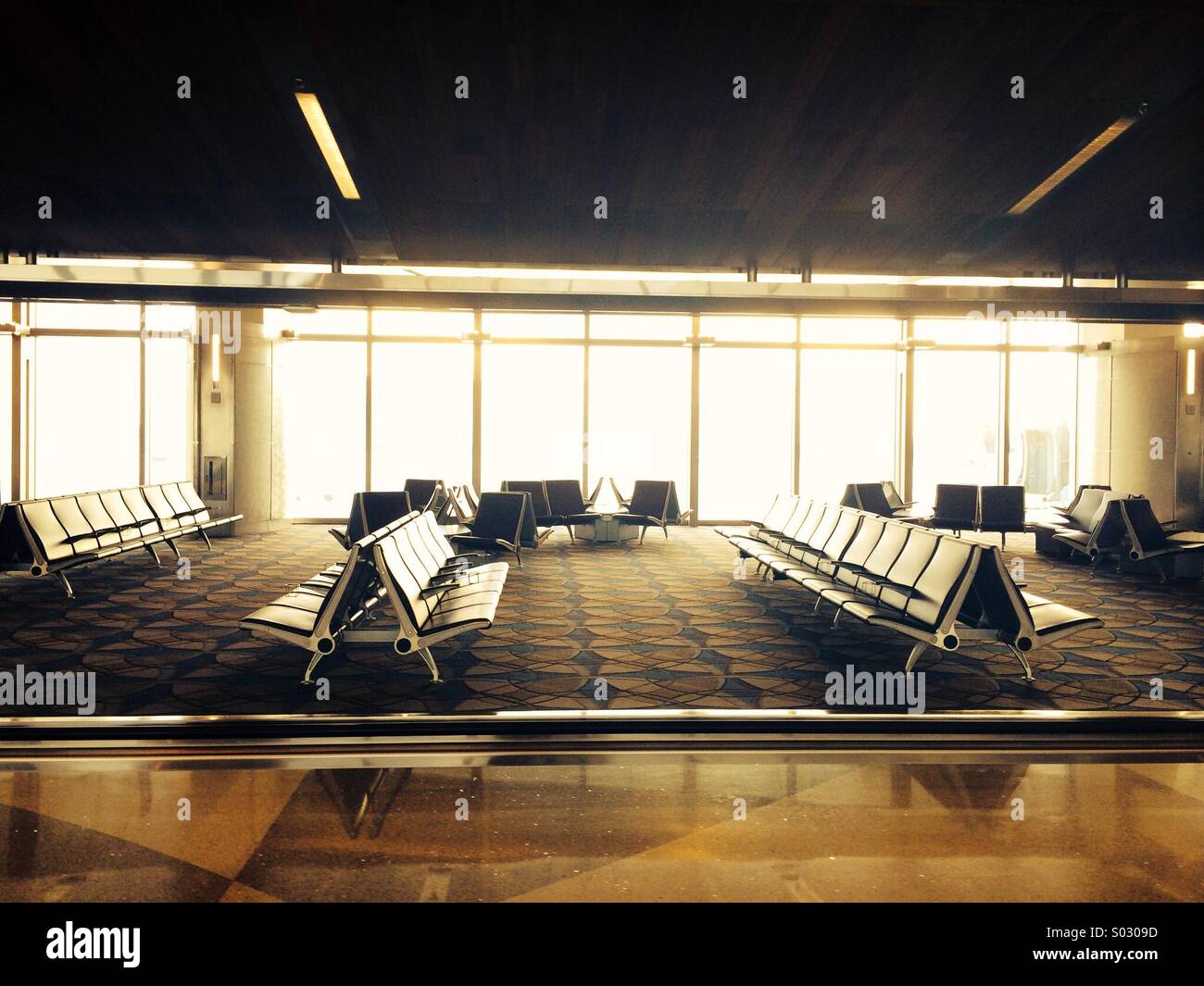 Empty airport hi-res stock photography and images - Alamy