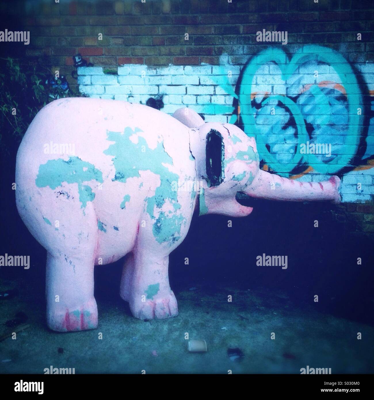 Pink elephant hi-res stock photography and images - Alamy