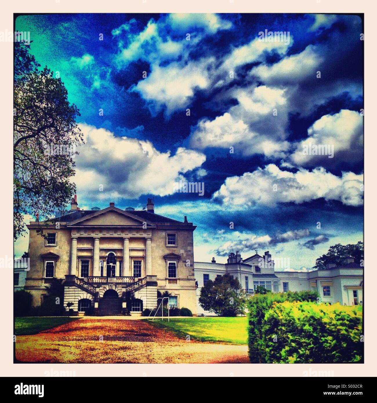 White lodge hi-res stock photography and images - Alamy