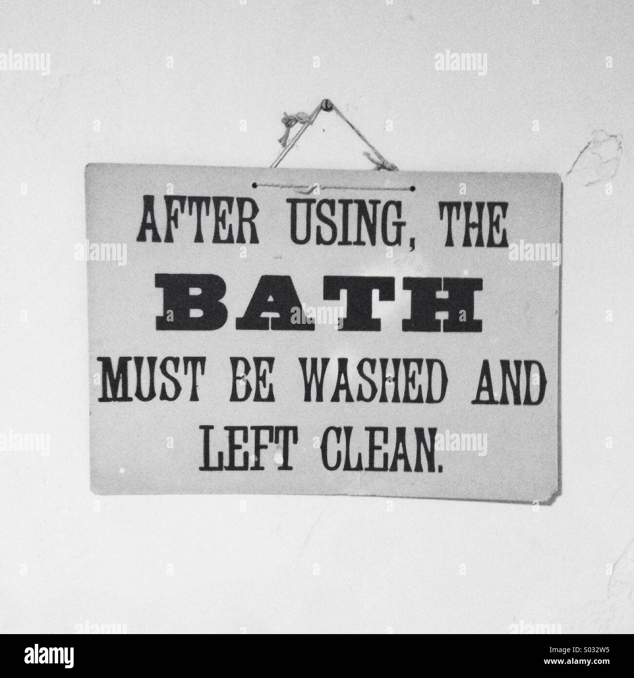 String sign hi-res stock photography and images - Alamy