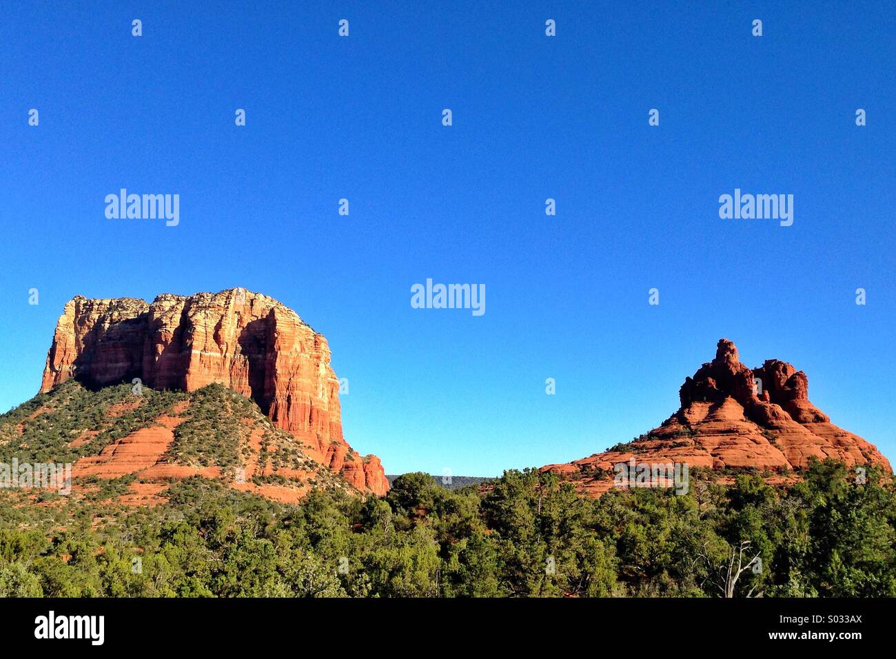 Courthouse butte and bell rock hi-res stock photography and images - Alamy