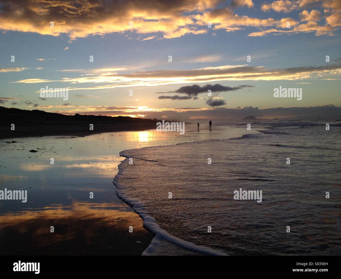 Papamoa beach hi-res stock photography and images - Alamy