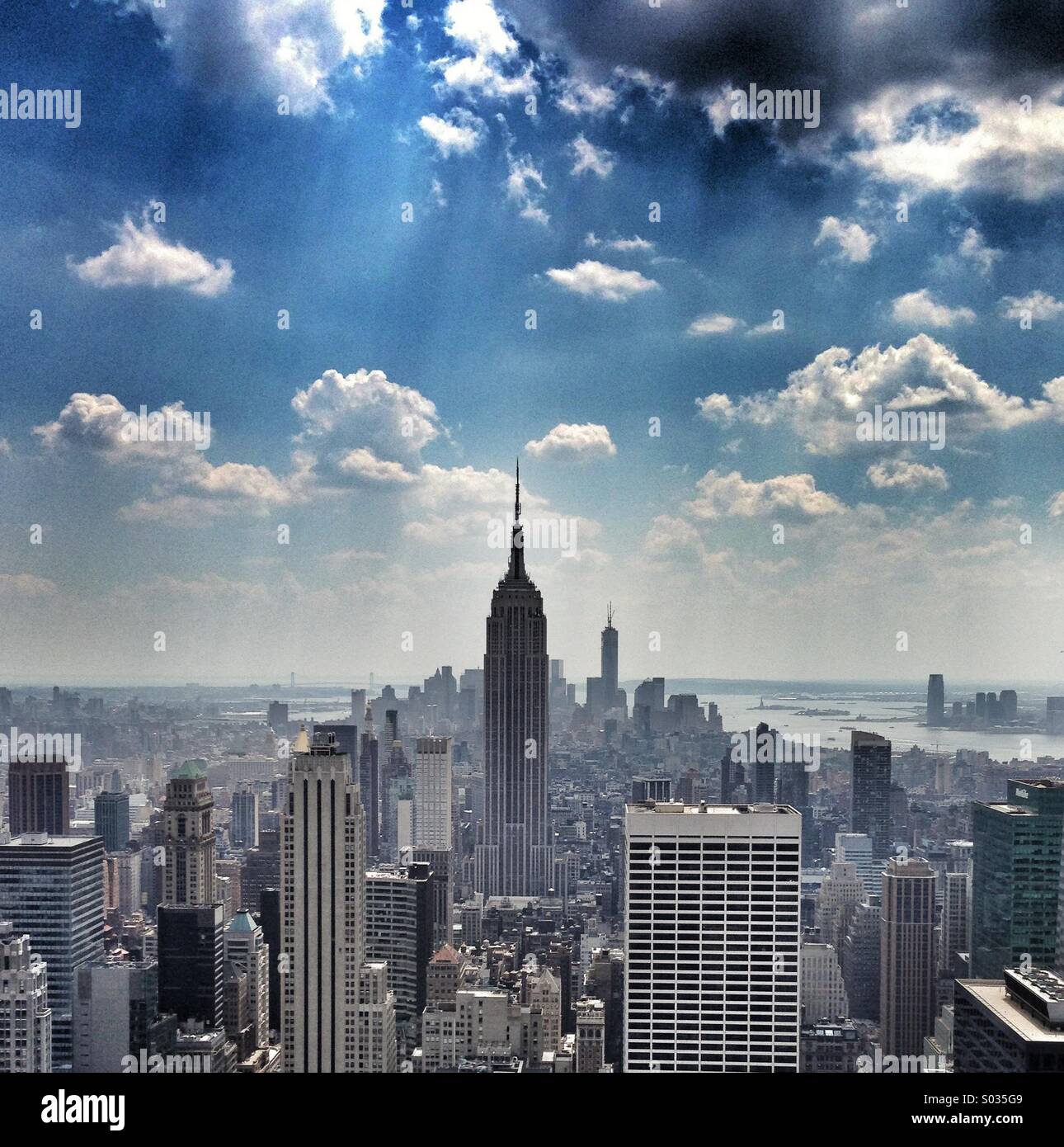 Sky line city hi-res stock photography and images - Alamy