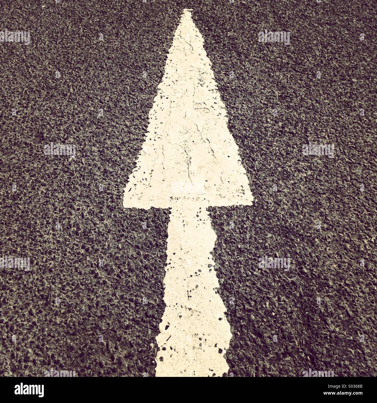 Grey arrow hi-res stock photography and images - Alamy