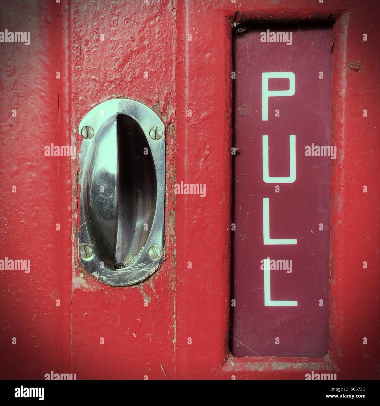 Handle pull red telephone box hi-res stock photography and images - Alamy