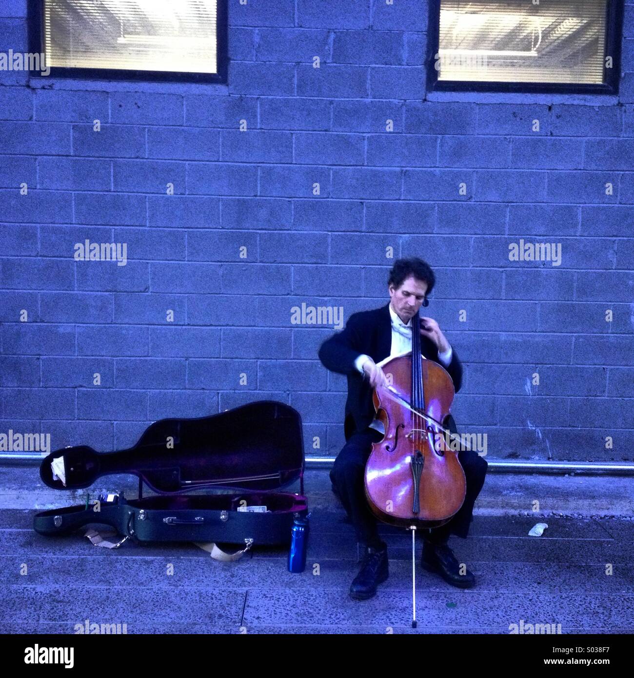 Chellist hi-res stock photography and images - Alamy