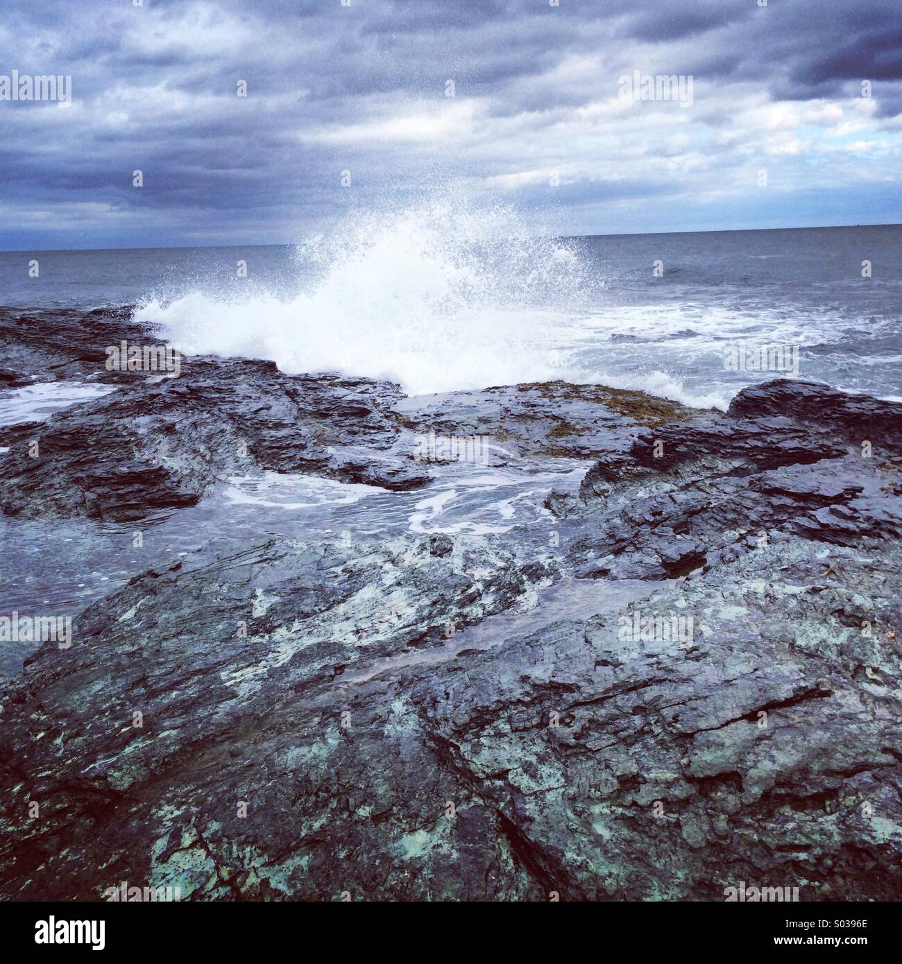 Newport wave hi-res stock photography and images - Alamy