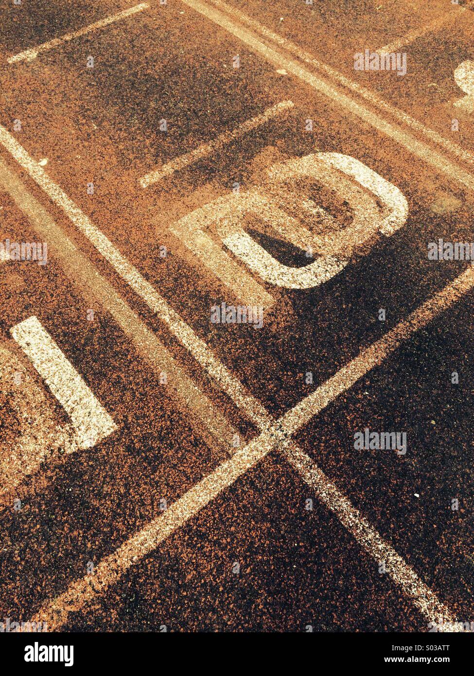 Running track hi-res stock photography and images - Alamy