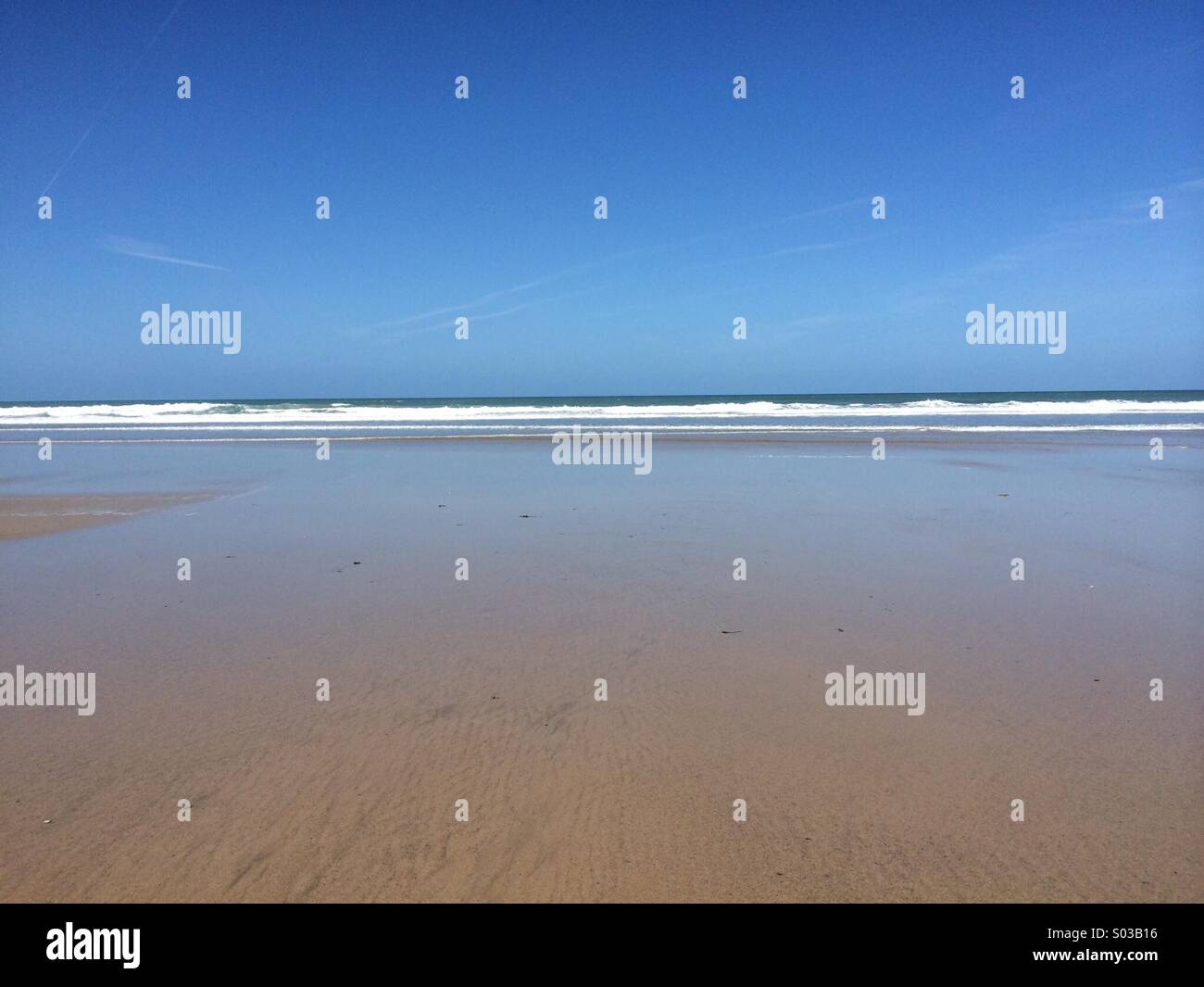 Sand blue yellow hi-res stock photography and images - Alamy
