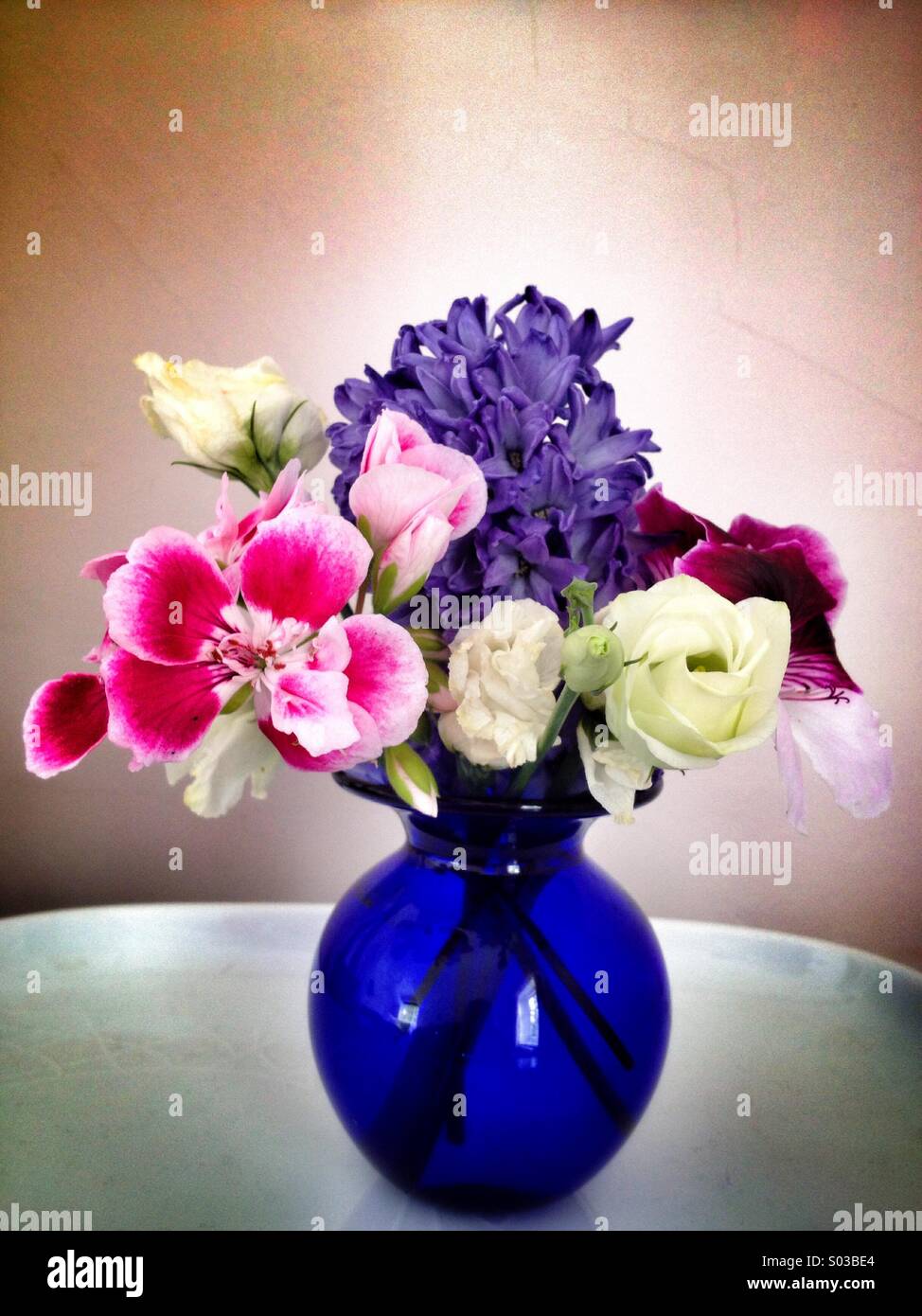 Vase of flowers Stock Photo - Alamy