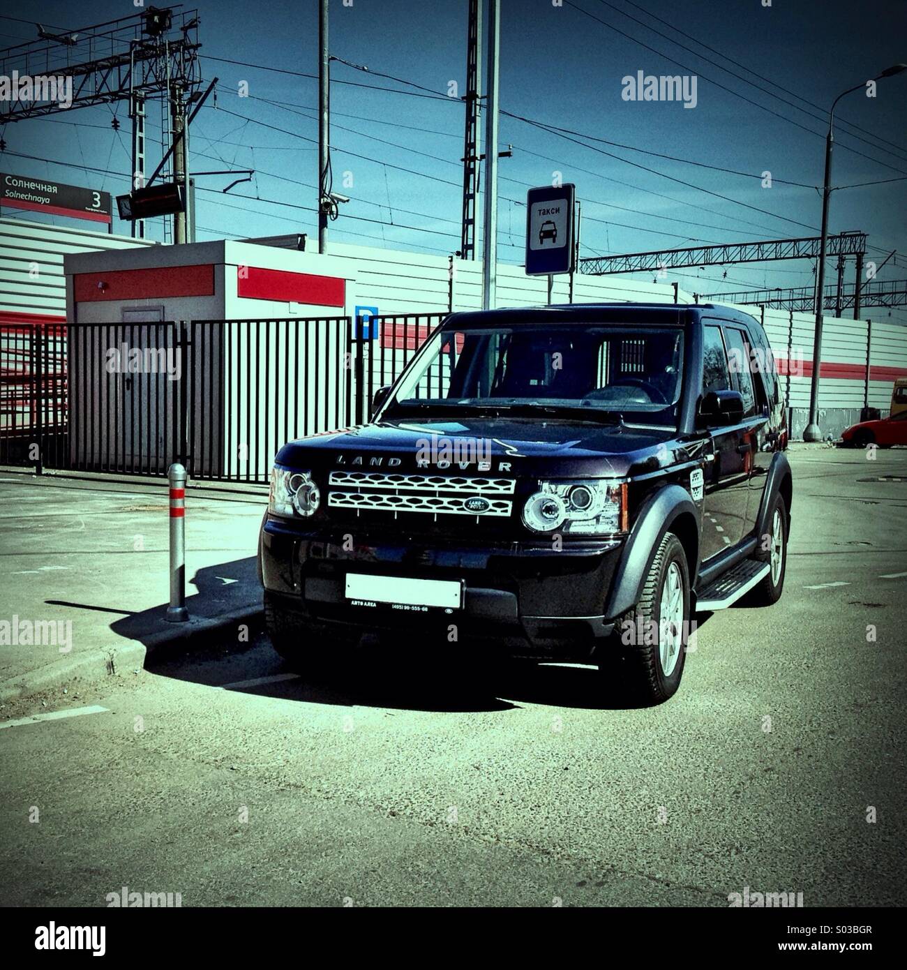 Land rover discovery hi-res stock photography and images - Alamy