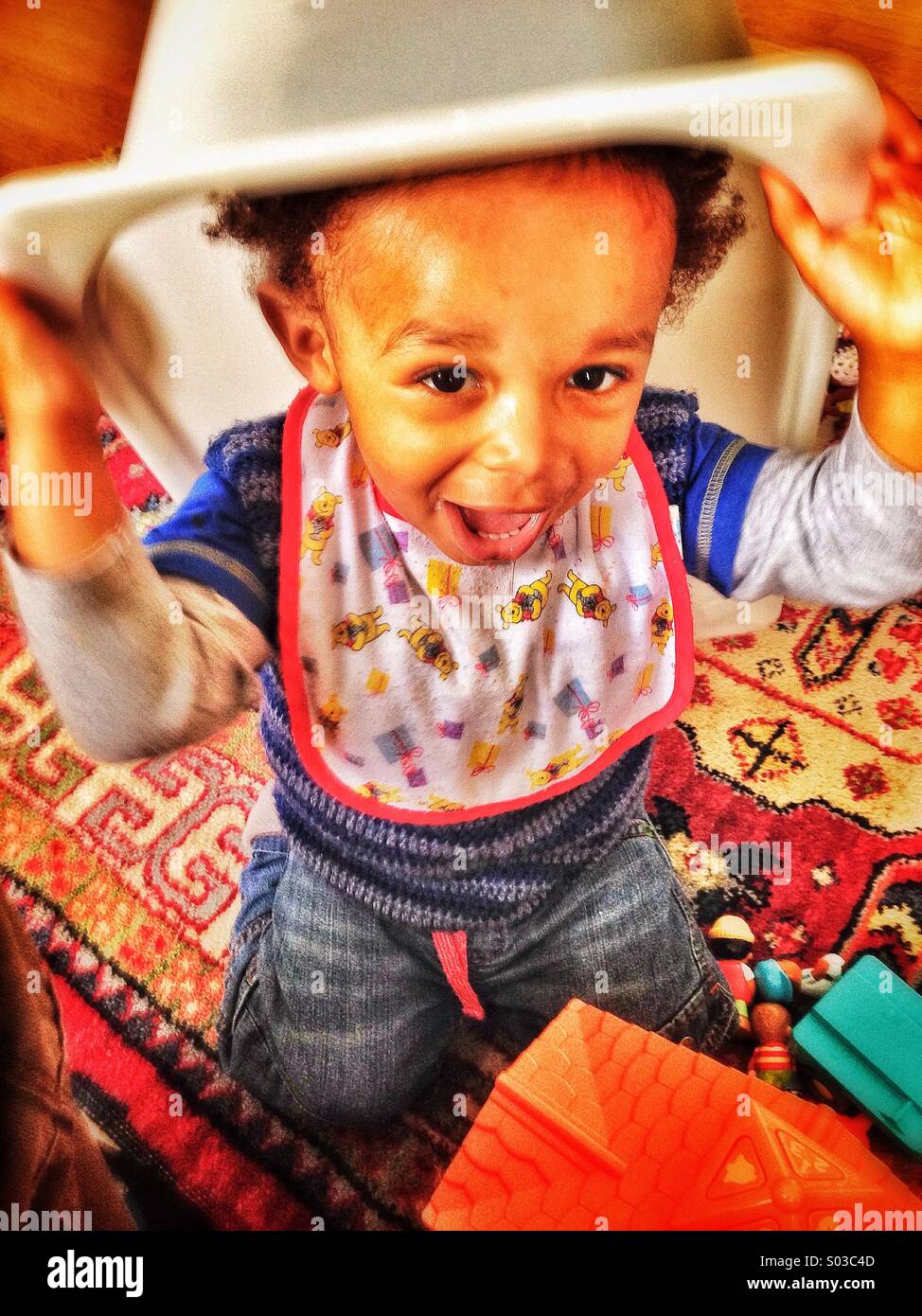 Laughing child hi-res stock photography and images - Alamy