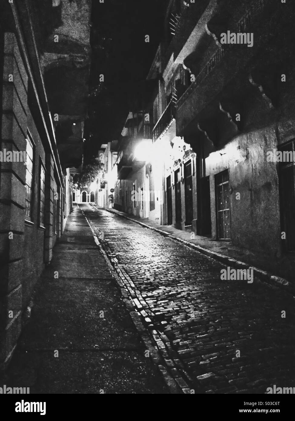 Alley way at night Stock Photo, Royalty Free Image: 309862080 - Alamy
