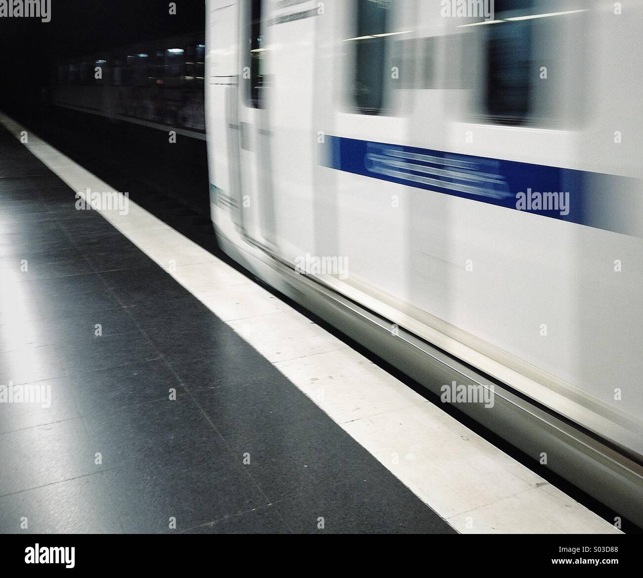 Barcelona underground metro public transport Stock Photo - Alamy