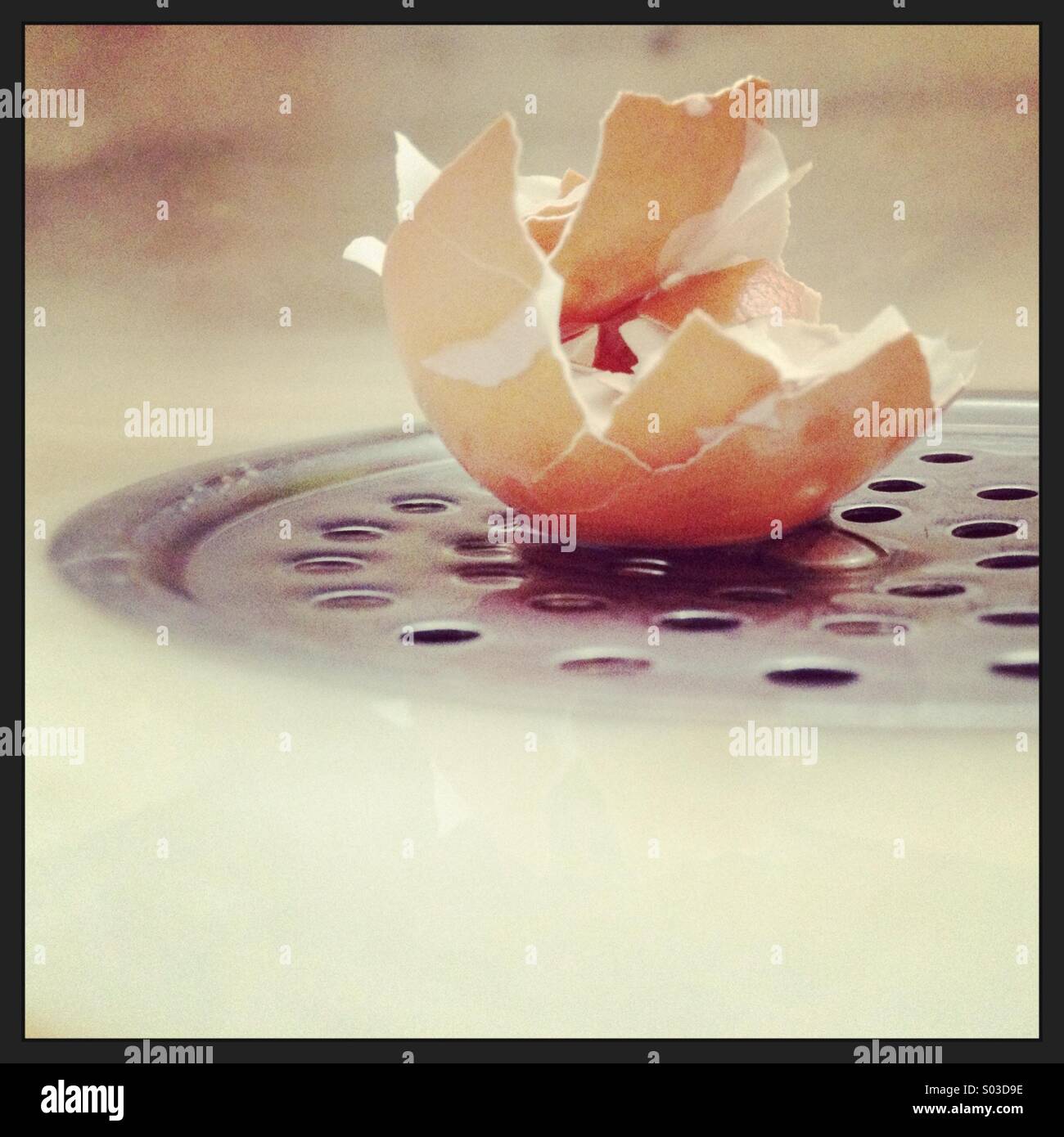 Broken kitchen sink hi-res stock photography and images - Alamy