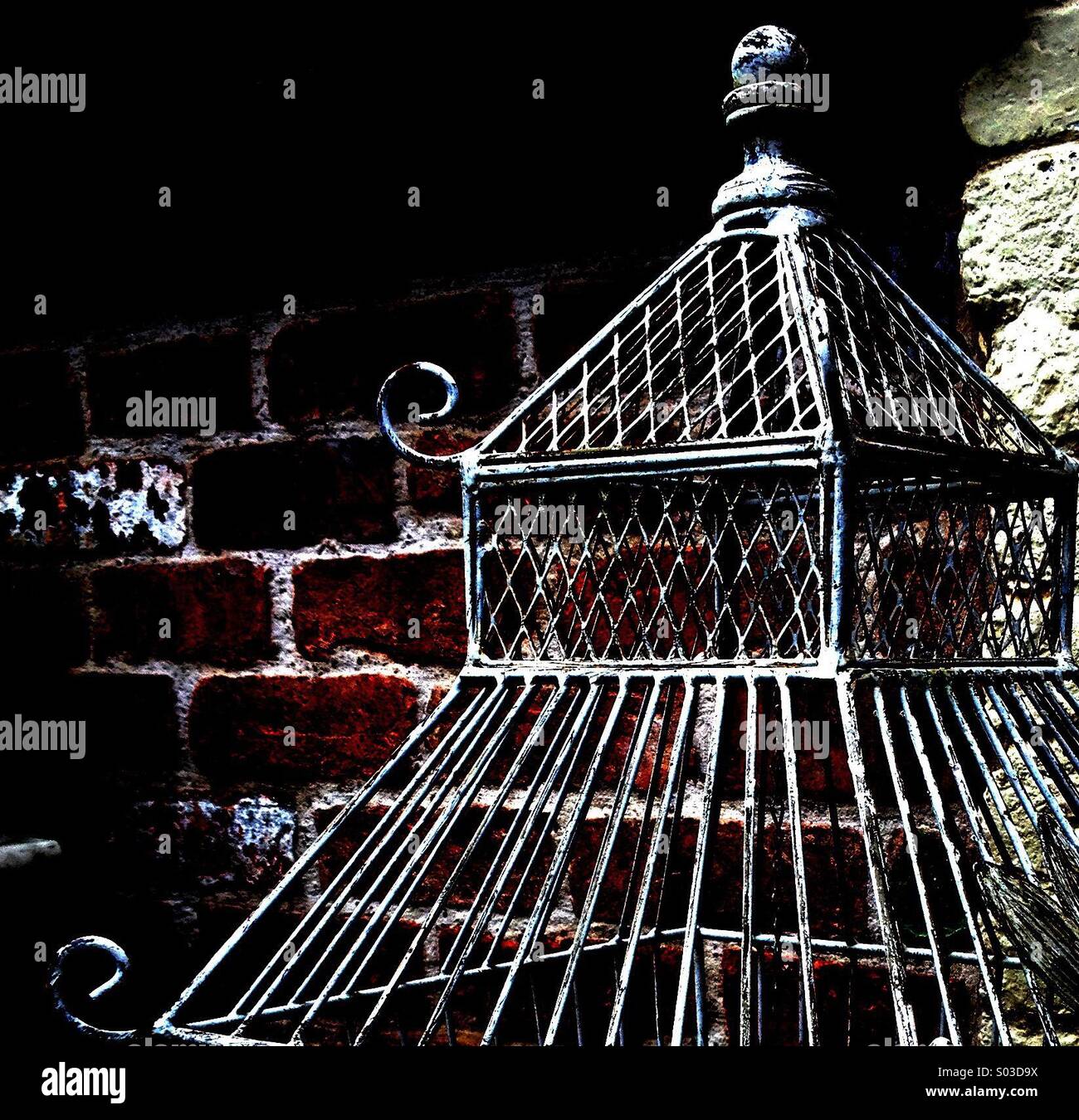 Ornate cage hi-res stock photography and images - Alamy