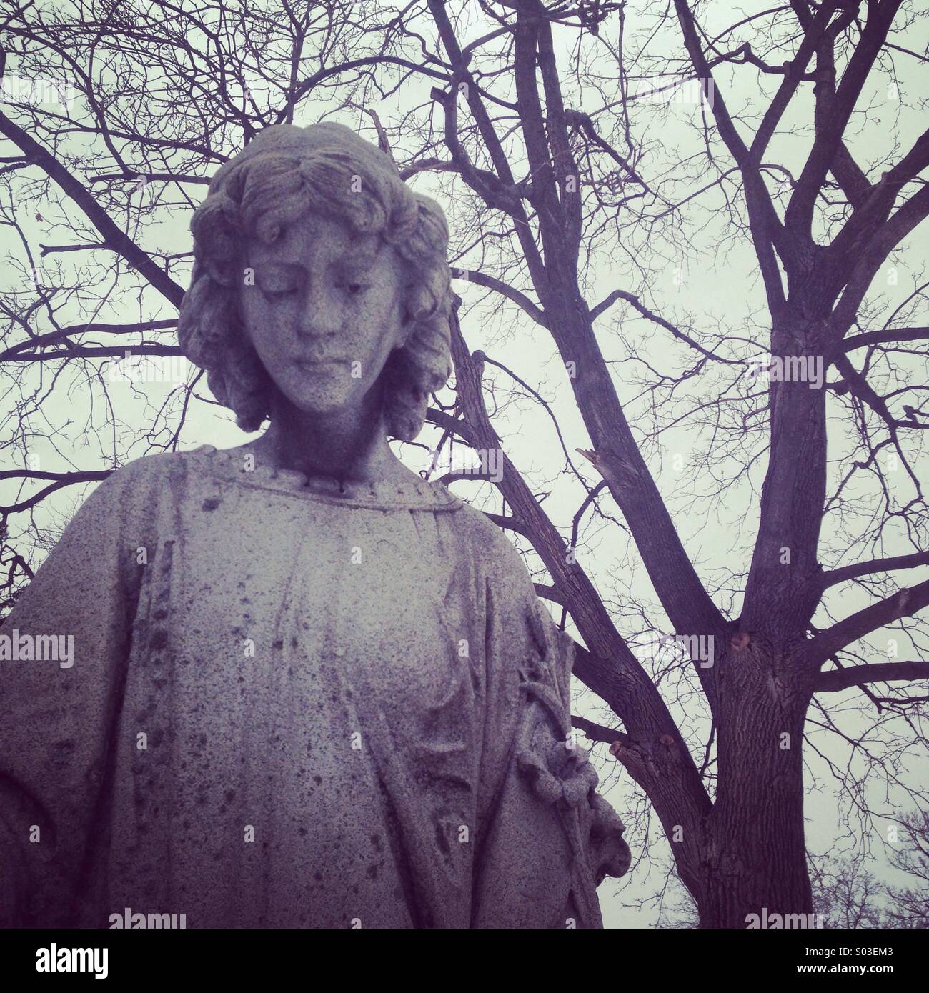 Statue mourning hi-res stock photography and images - Alamy