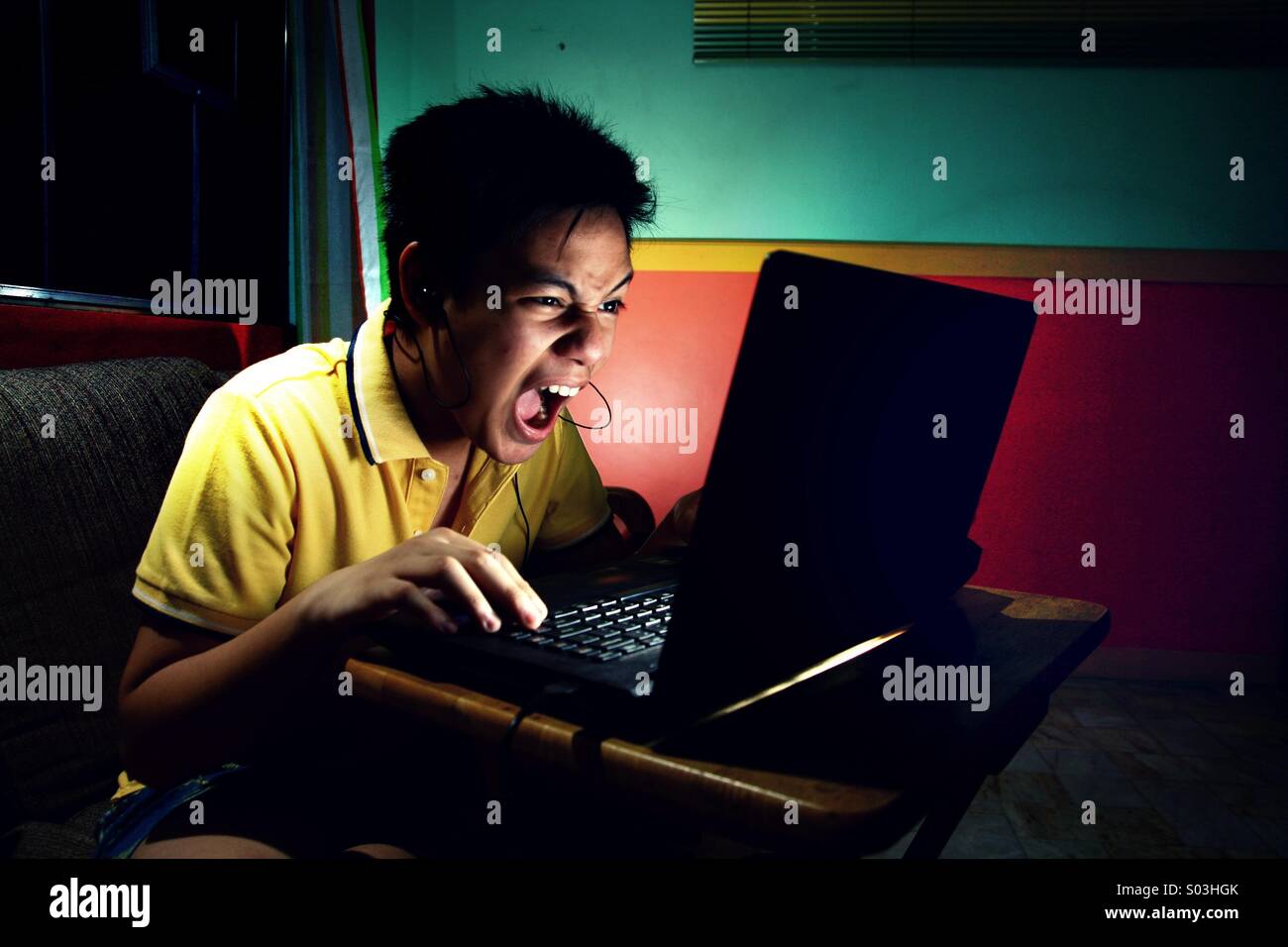 Asian teen computer hi-res stock photography and images - Alamy