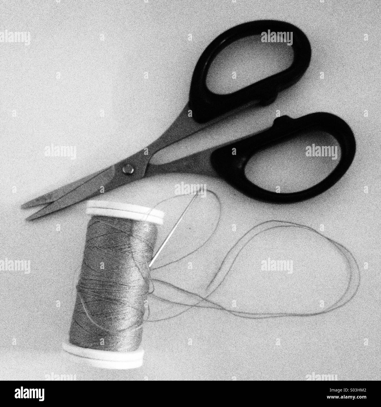 Needle and tread hi-res stock photography and images - Alamy