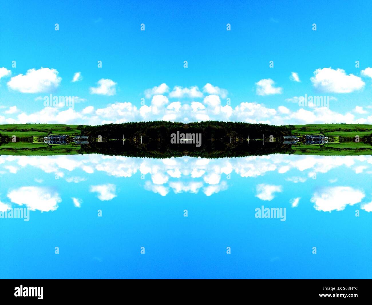 Sky Mirror Image Stock Photo - Alamy