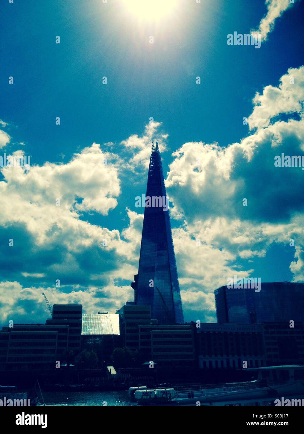 The shard blue sky smartphone stock photos and images - Alamy