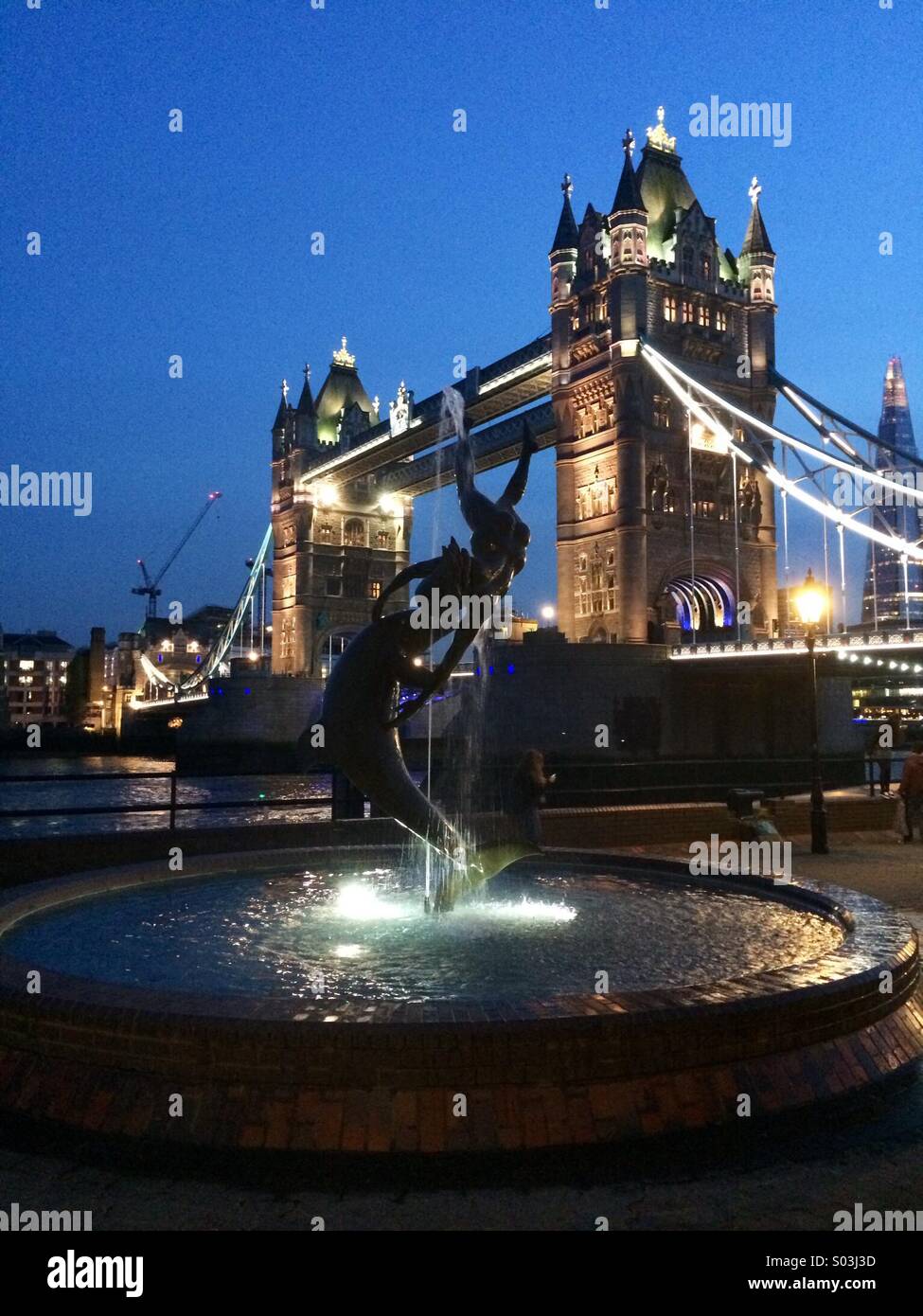 Dolphin statue tower bridge hi-res stock photography and images - Alamy