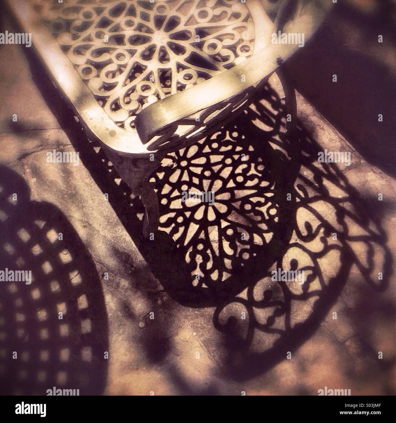 Sunlight casts distinct shadows hi-res stock photography and images - Alamy