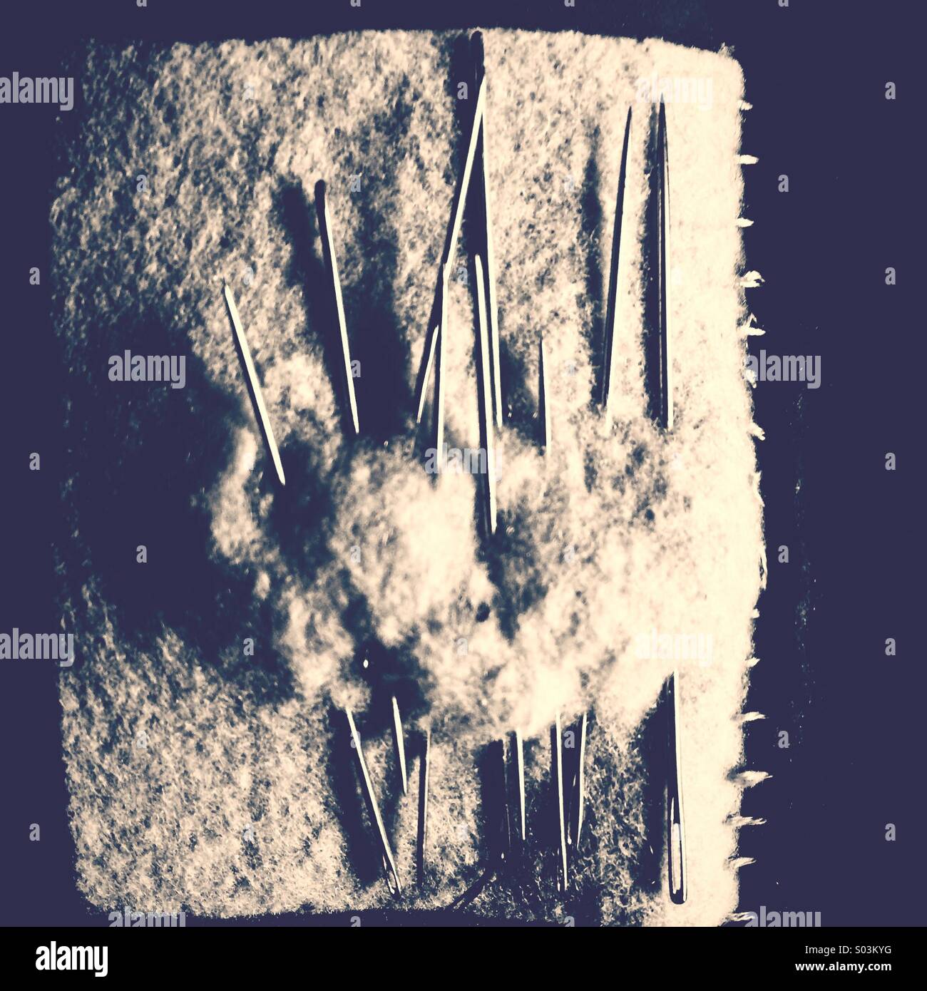 Old needles hi-res stock photography and images - Alamy