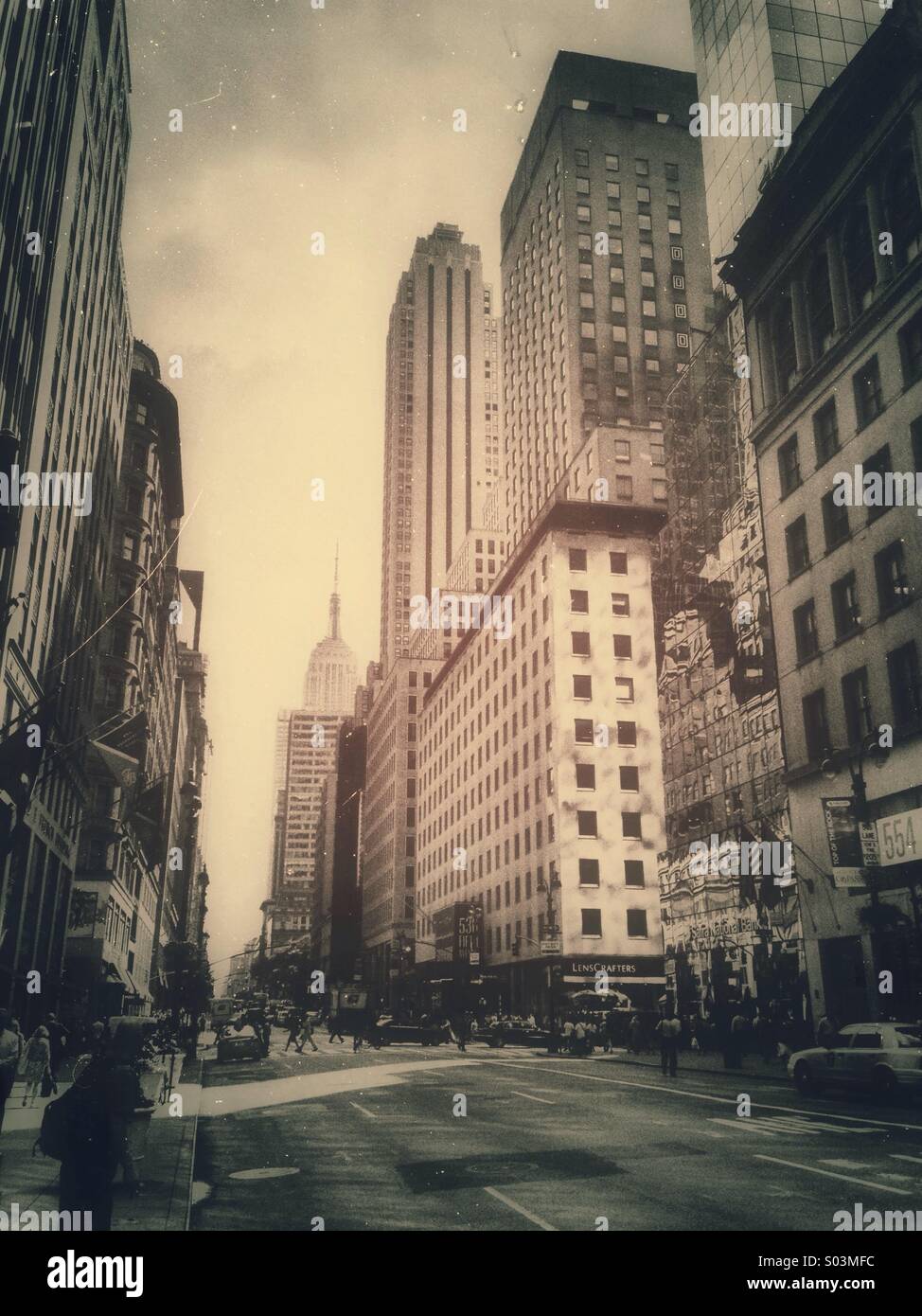 Sepia tone new york street hi-res stock photography and images - Alamy