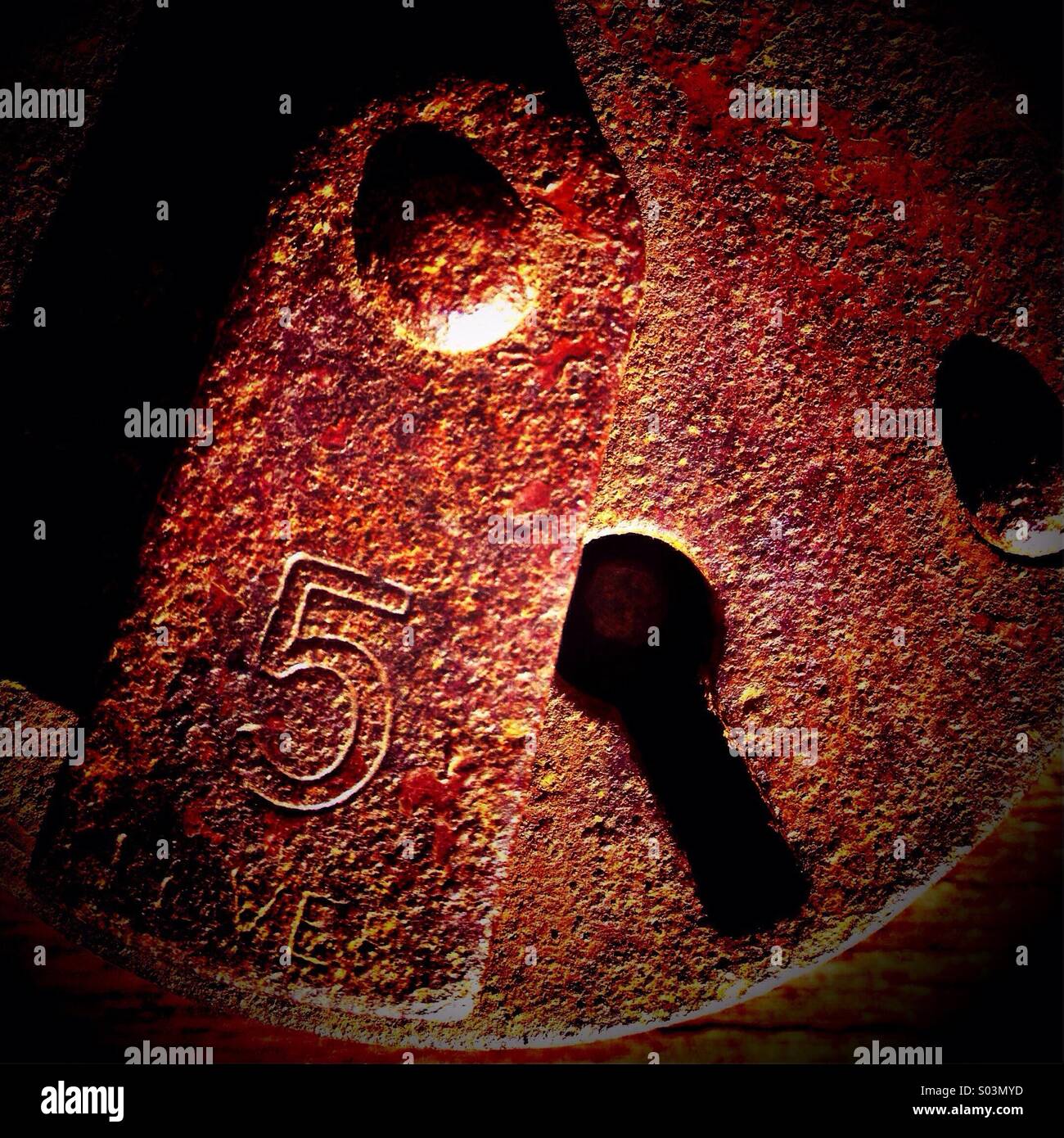 Rusting lock hi-res stock photography and images - Alamy