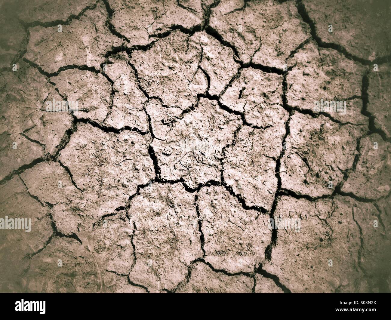 Heat cracked hi-res stock photography and images - Alamy