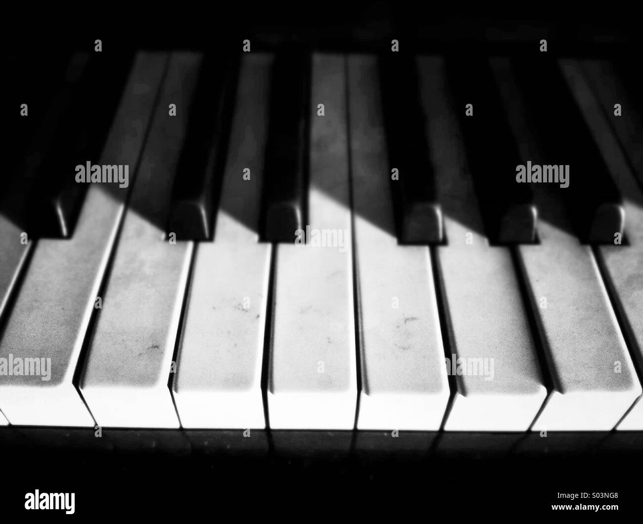 Piano keyboard detail hi-res stock photography and images - Alamy