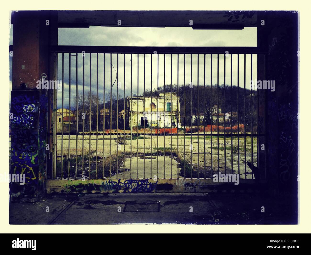 Industrial plant gate hi-res stock photography and images - Alamy