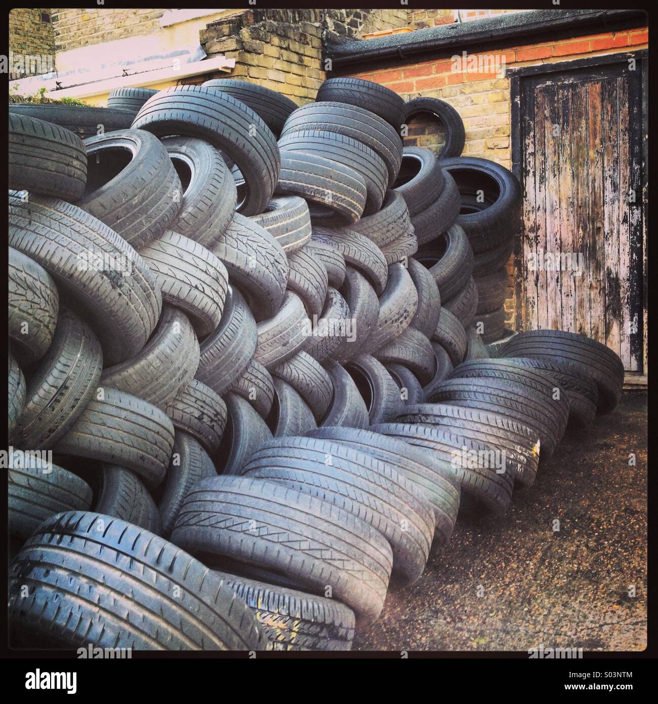 Tyre shop hi-res stock photography and images - Alamy