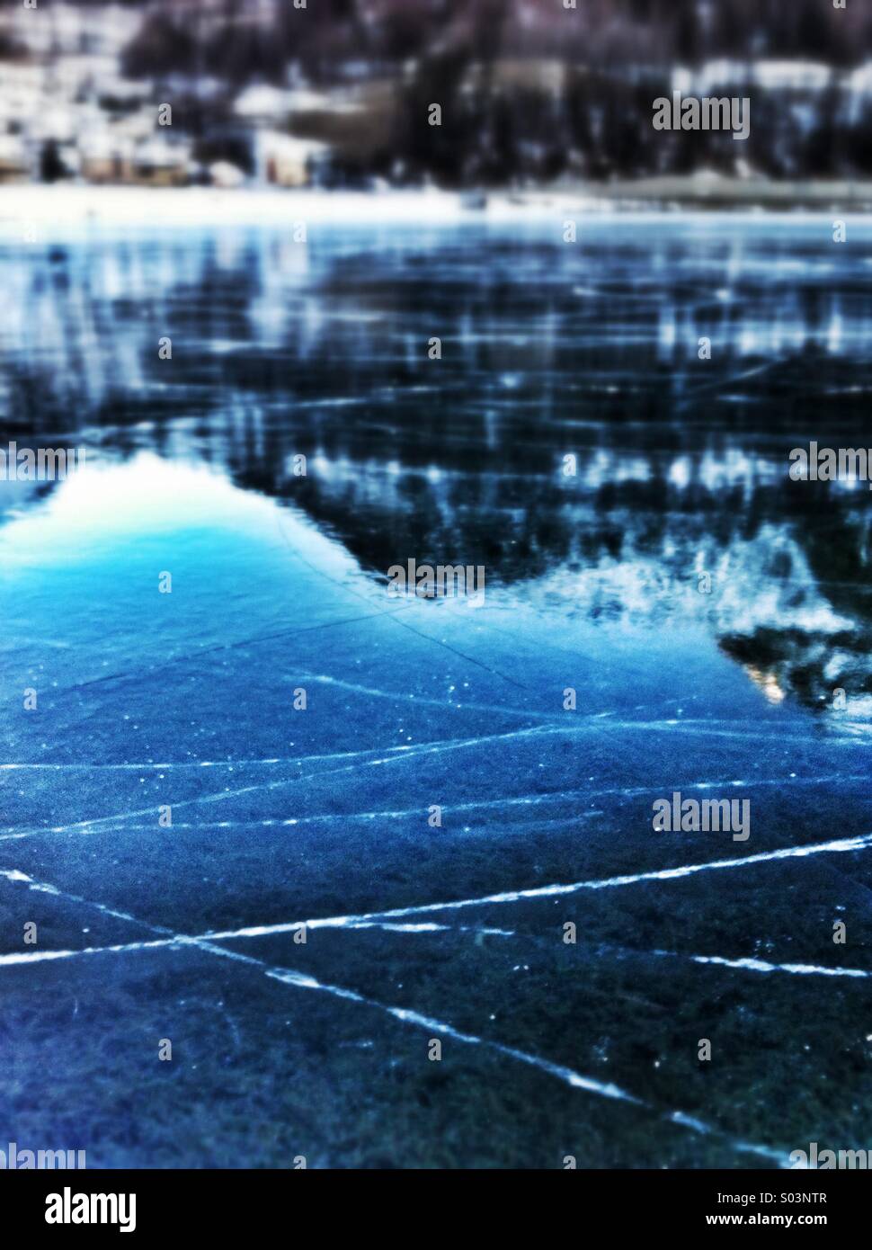 Iced peaks hi-res stock photography and images - Alamy