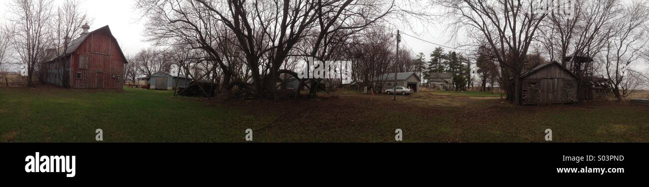 Wrecked barn hi-res stock photography and images - Alamy