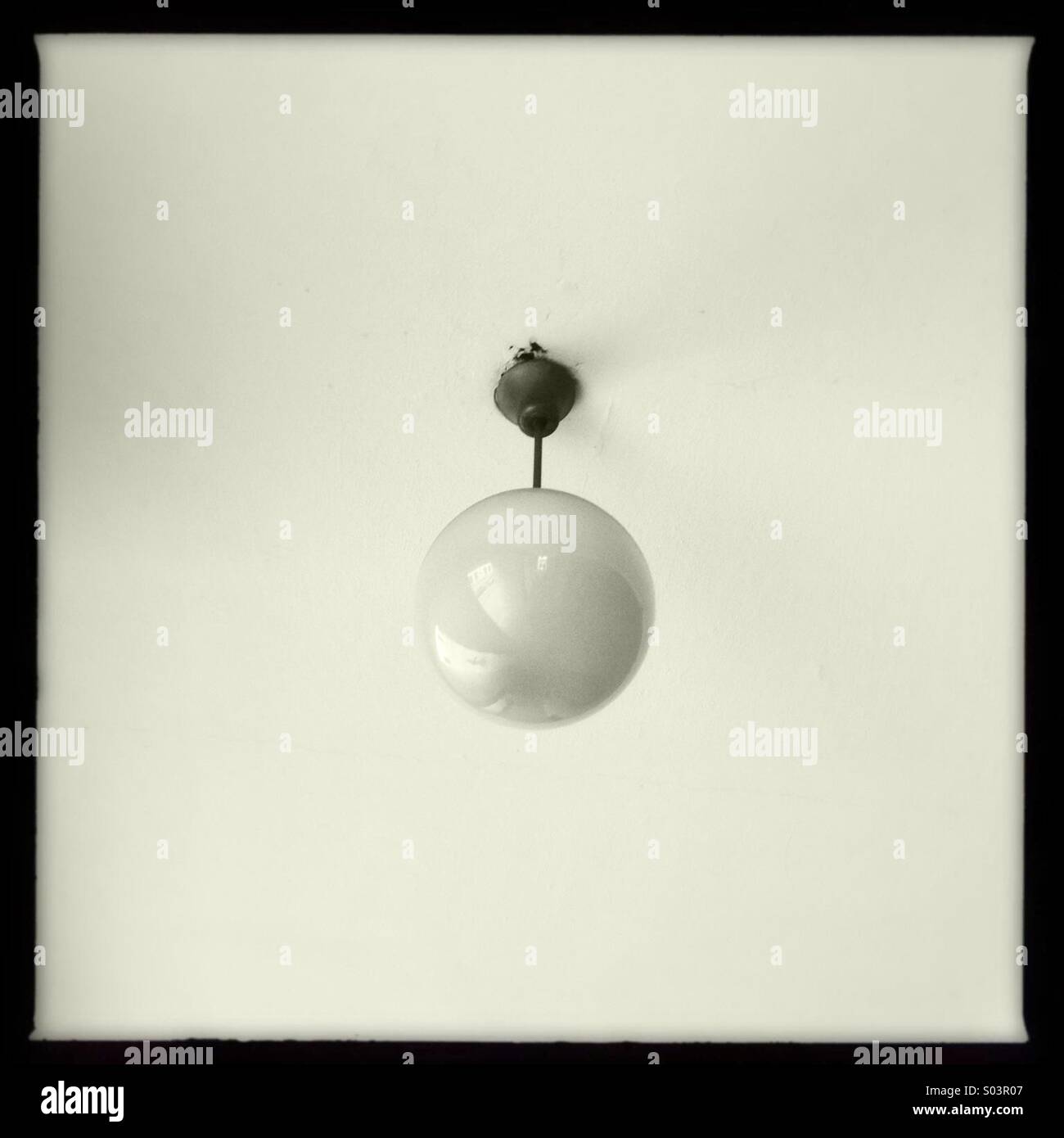 White ceiling hi-res stock photography and images - Alamy