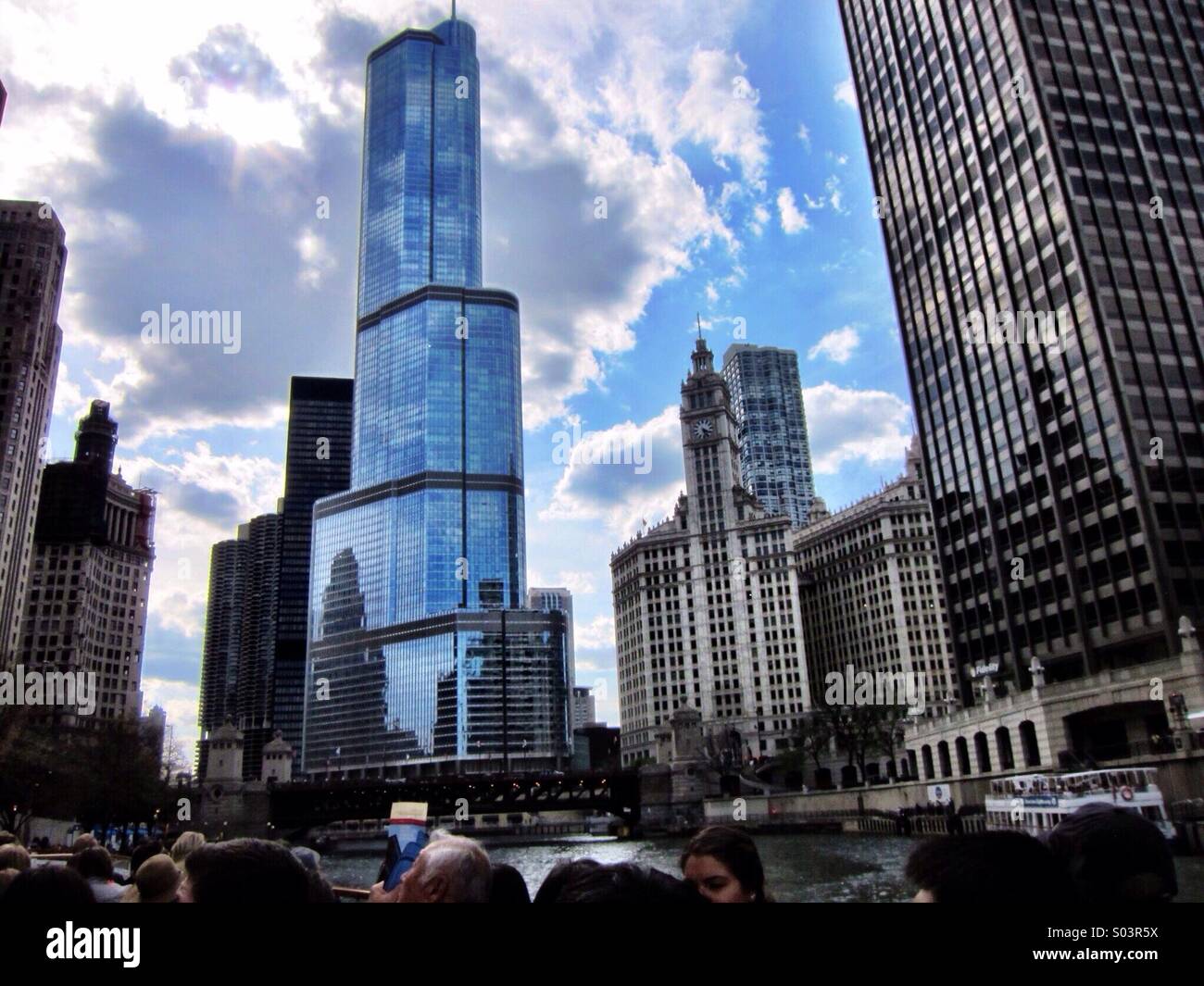 Chicago skyline river cruise hi-res stock photography and images - Alamy