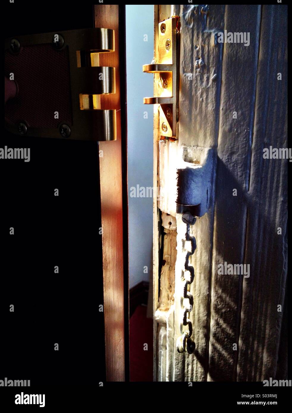 Unlocked door hi-res stock photography and images - Alamy