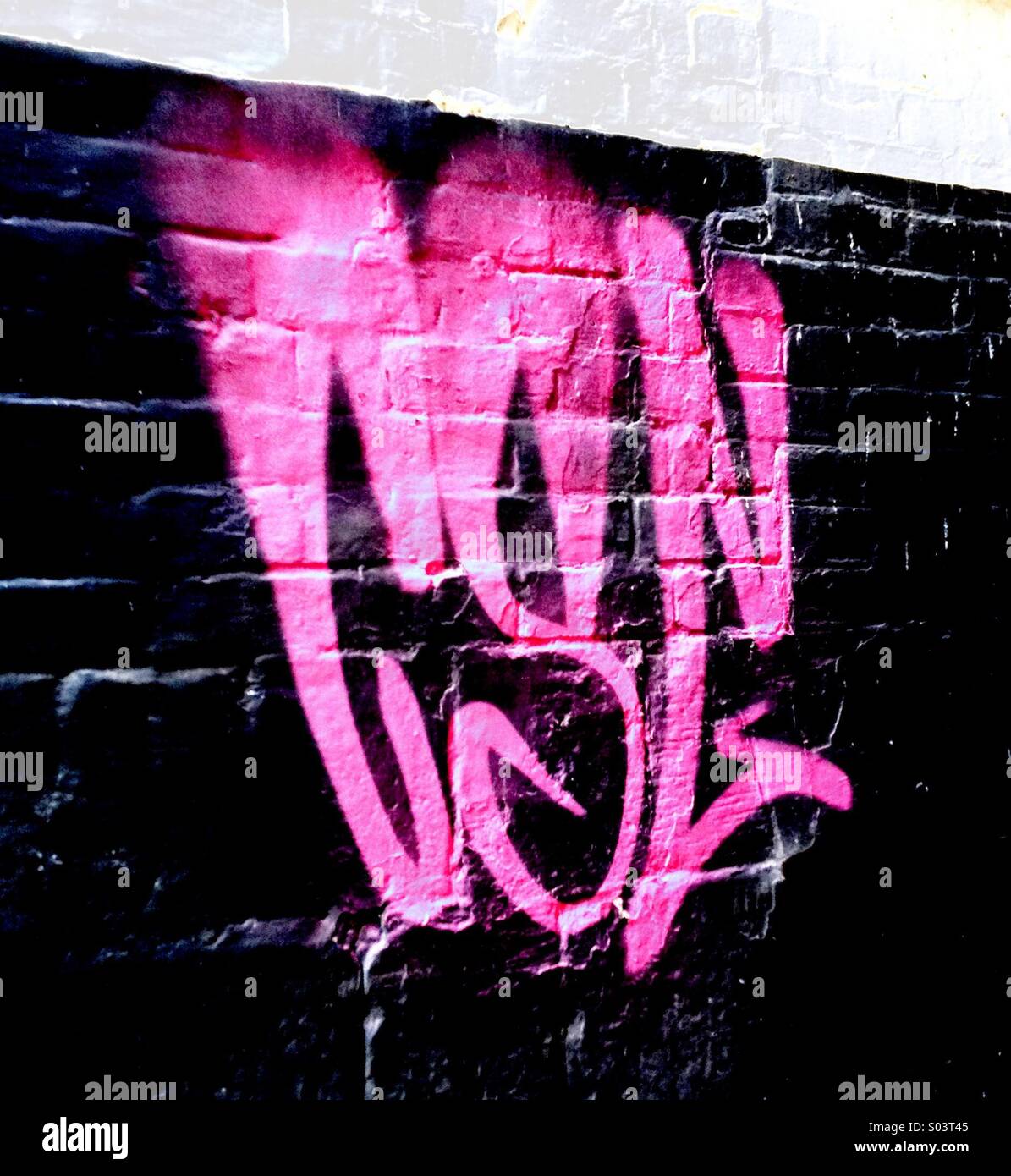 Spray paint tag hi-res stock photography and images - Alamy