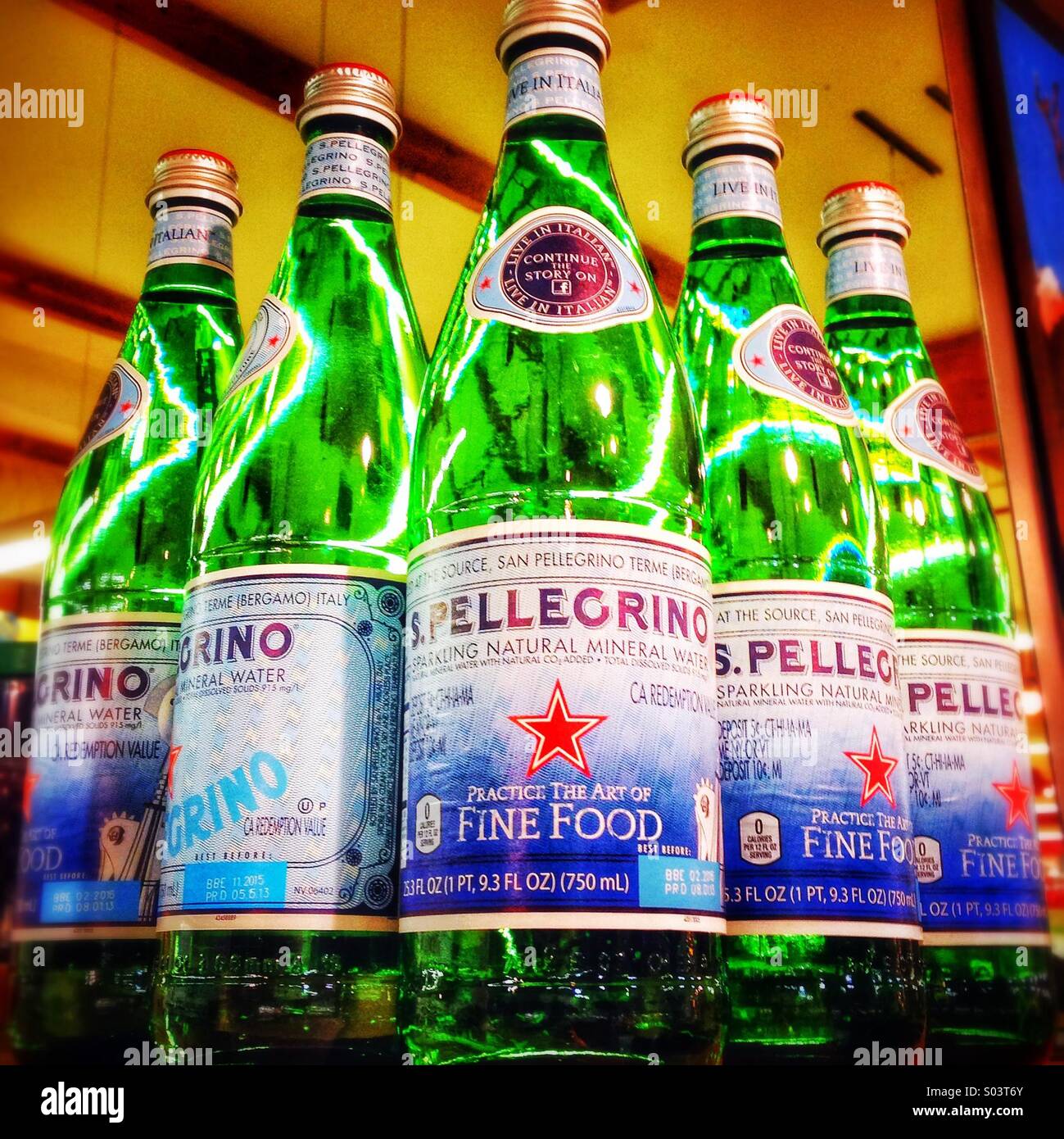 Bottled water display hi-res stock photography and images - Alamy