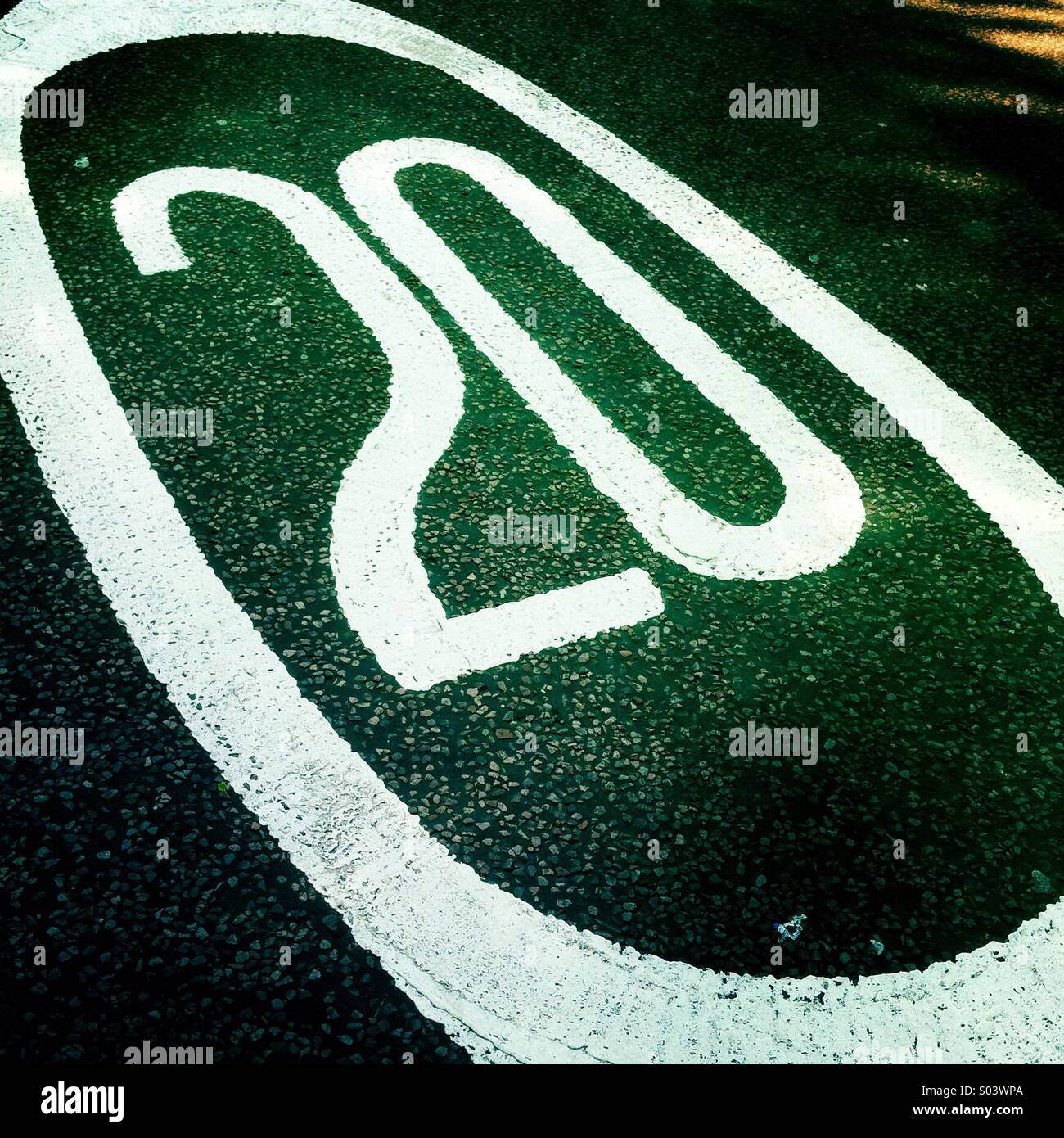 20 Mph Speed Limit Markings Stock Photos & 20 Mph Speed Limit Markings ...