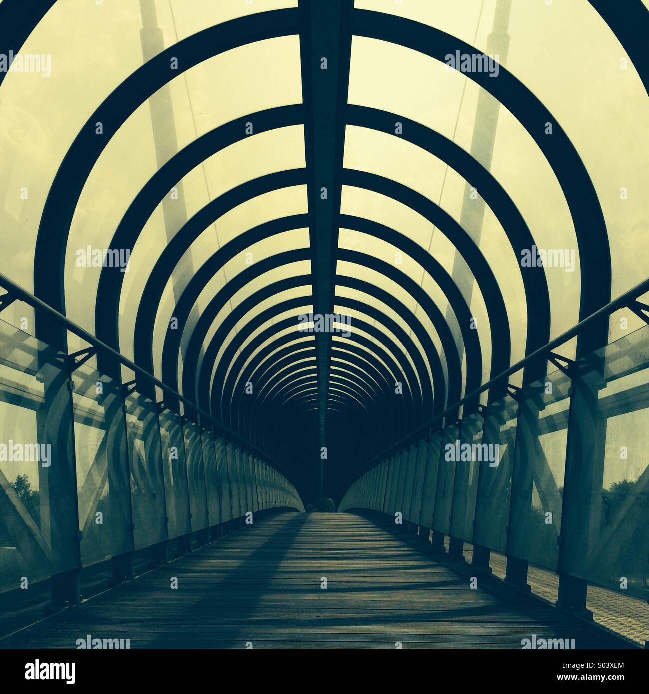 Empty walkway hi-res stock photography and images - Alamy