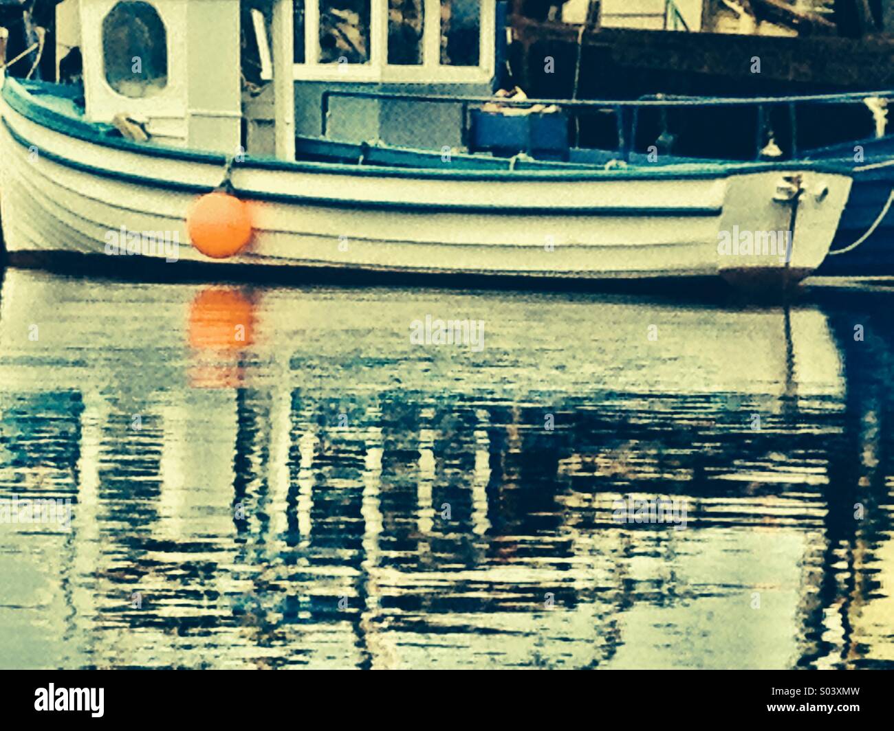 Irish harbour scene hi-res stock photography and images - Alamy