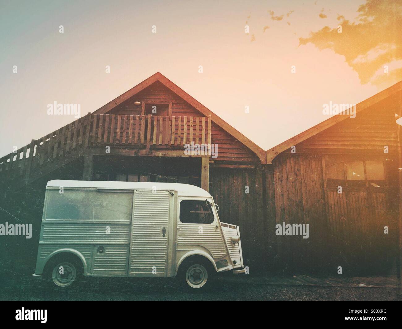 Vintage van hi-res stock photography and images - Alamy
