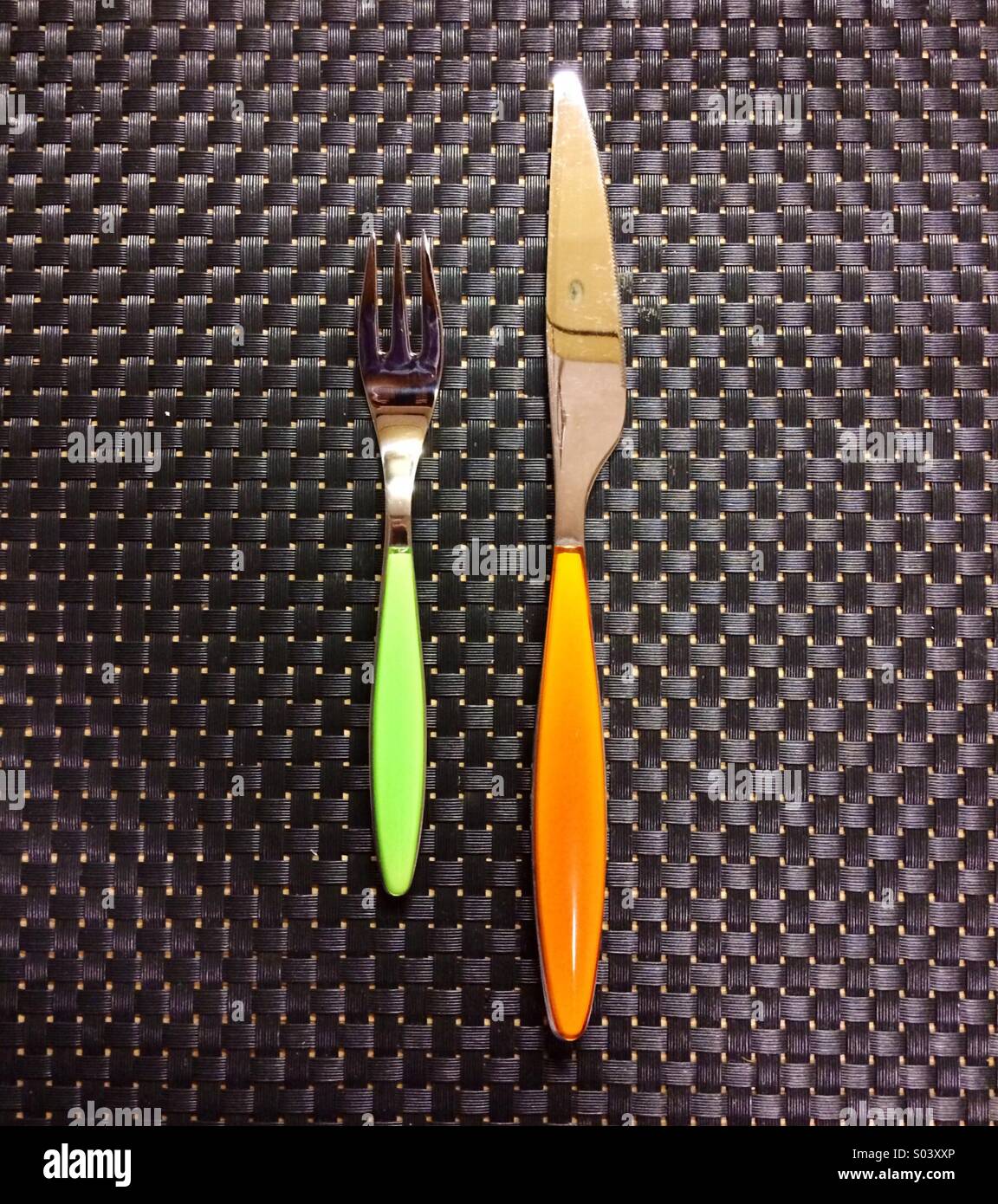 Large knife hi-res stock photography and images - Alamy