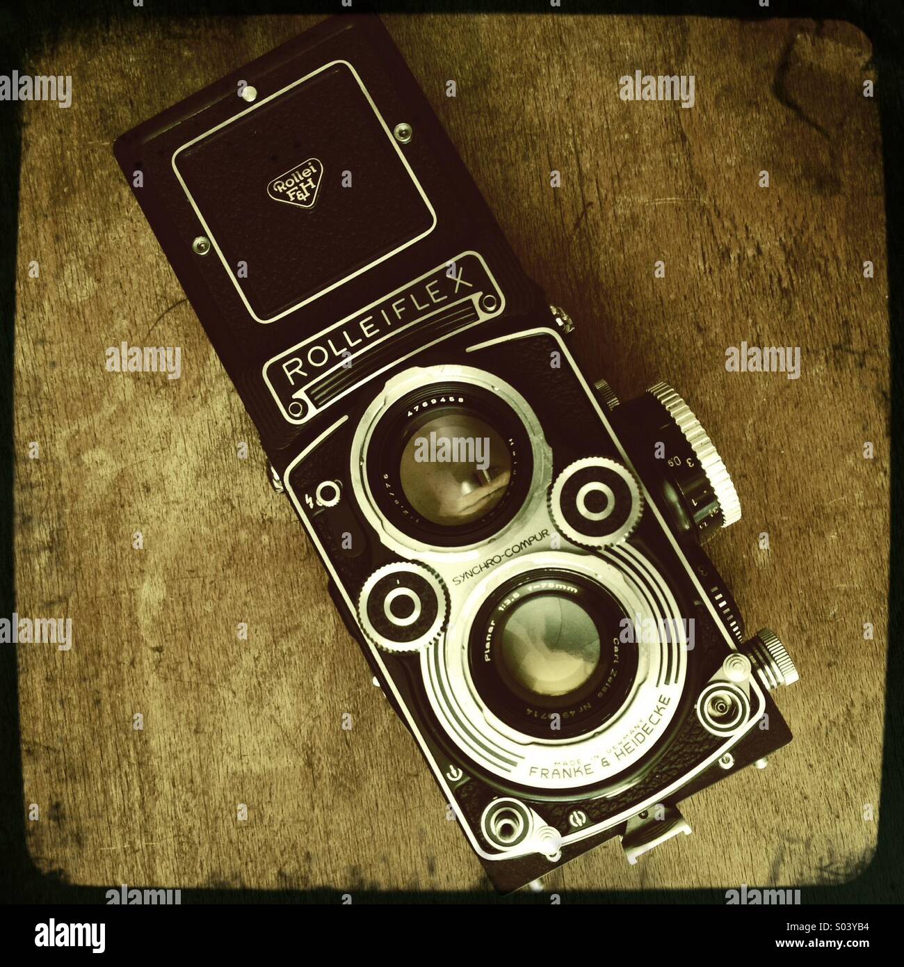 Vintage film camera twin lens Rolleiflex Stock Photo - Alamy